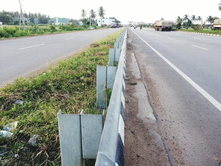 Road Dividers – Jagsons Buildcon